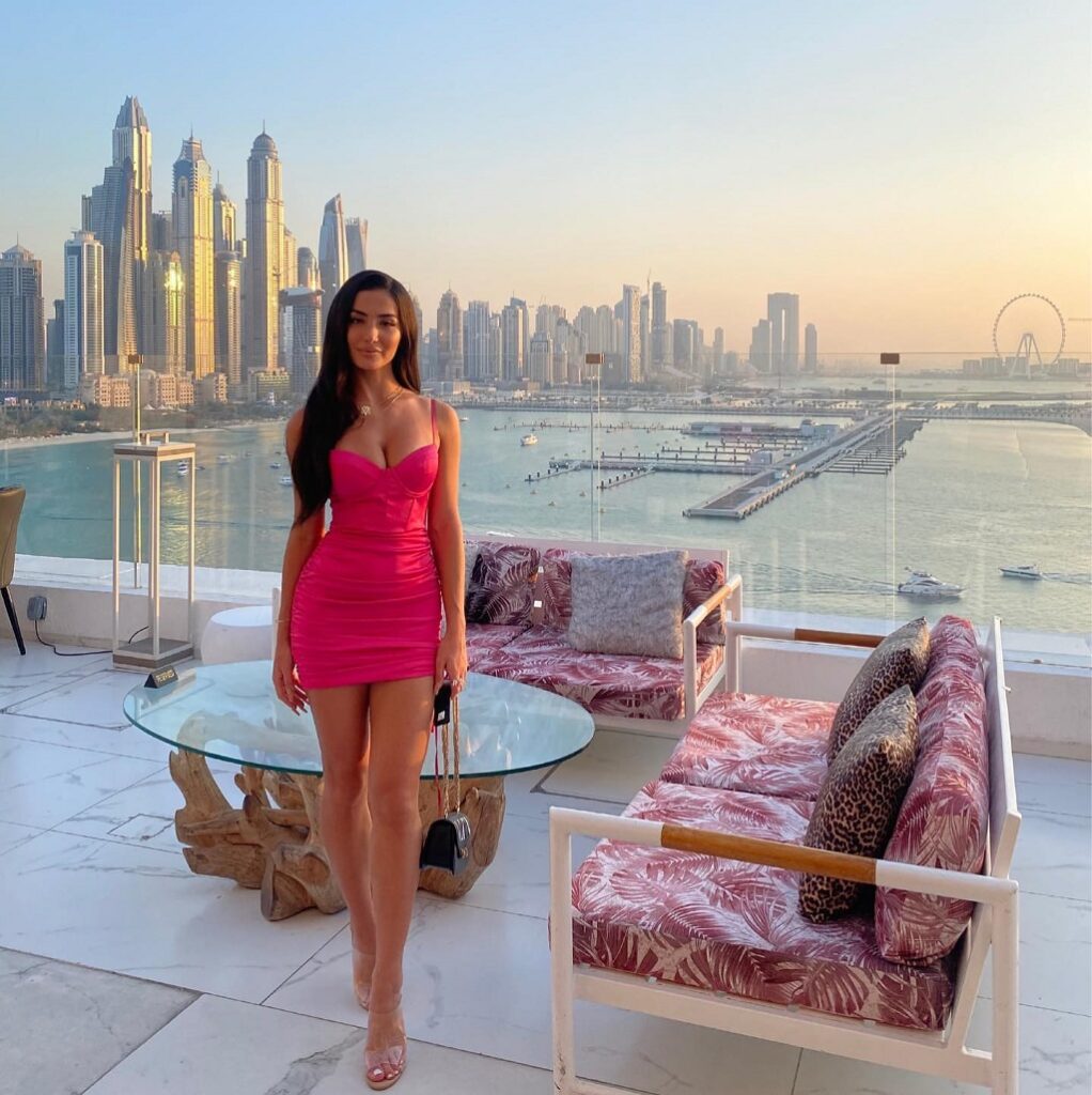 Publikohen fotot provokuese nga Dubait të banores bukuroshe të BBVK-së ...