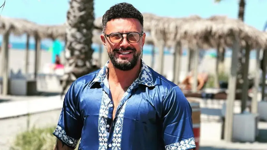 Robert Berisha në hapat e Bleros- Ndahet nga e dashura 23 vite më e re?