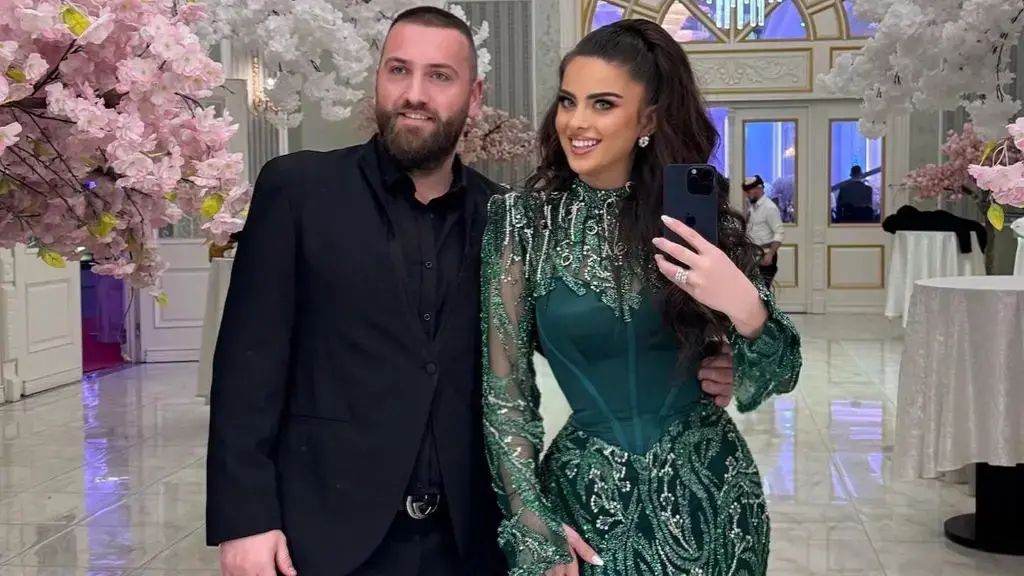 Burri ia 'nxenë' belin në këtë mënyrë Gëzimes