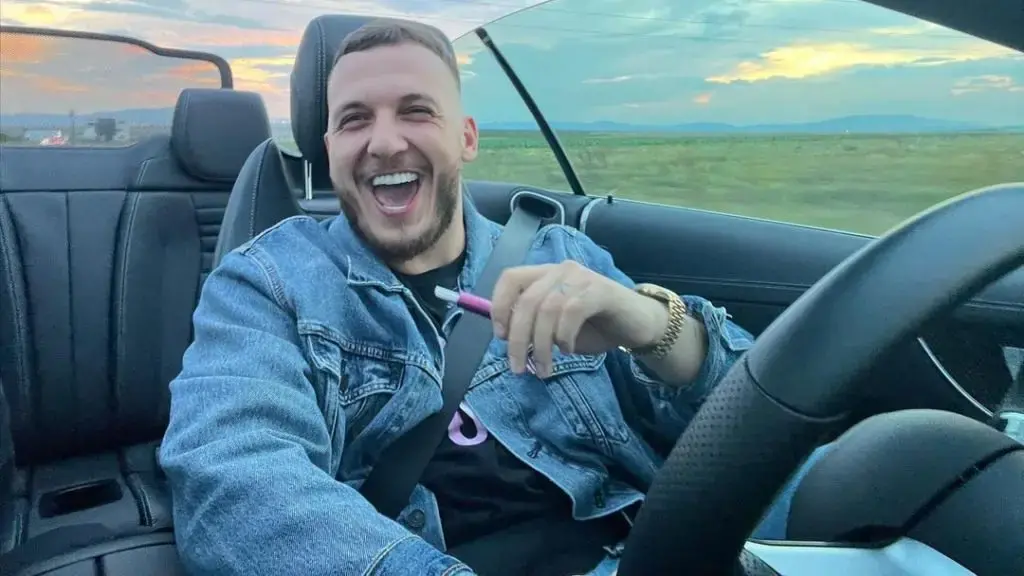 “Dhëndër i LDK-së”, ky është reagimi i Mozzik kur e ngacmojnë