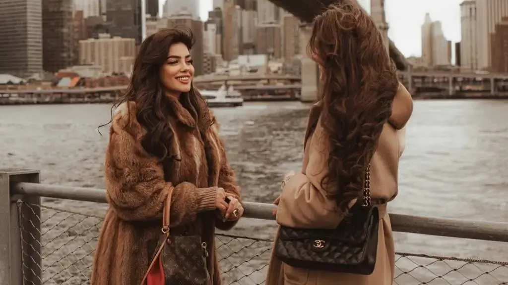 Arjola ndan një moment të veçantë me 'motrën' në New York