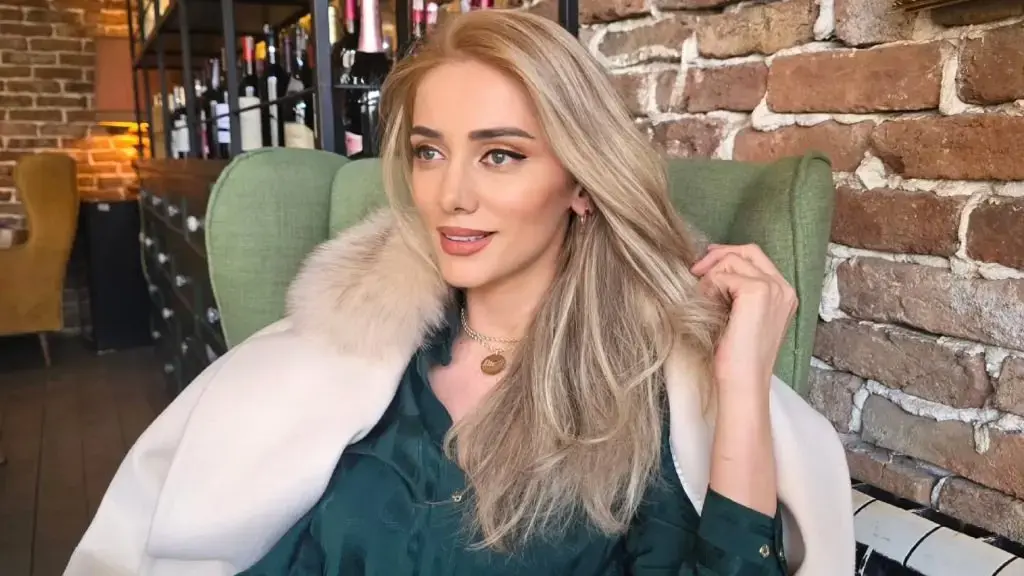 Duket si vajzë e re, por nuk do besoni sa vite mbushi sot Gresa Behluli